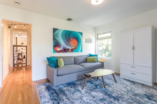 Heart Of Venice Designer Home Near Abbot Kinney - Venice Beach, Los Angeles, CA