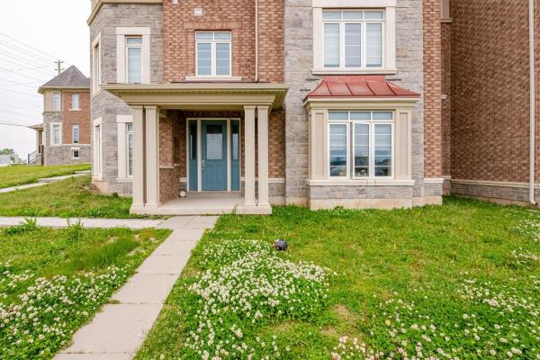 The Residence, Your Comfort Is Our Culture - Milton