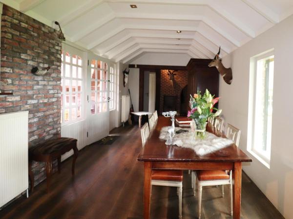 Villa In Ommen With Private Pond, Cleaning Included - Slagharen