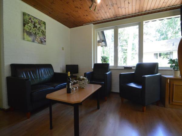 Detached Bungalow With Lovely Covered Terrace, Cleaning Included - Weert