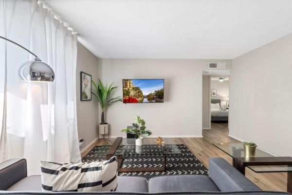 Fashion Square Apt8 - Paradise Valley, AZ