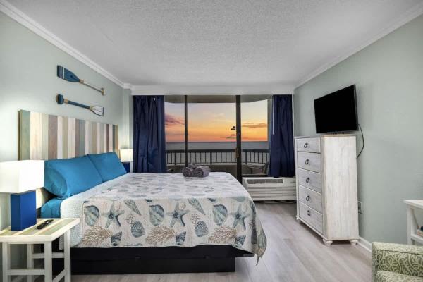 Oceanfront King All Amenities Pools Free Tickets W69 - Myrtle Beach