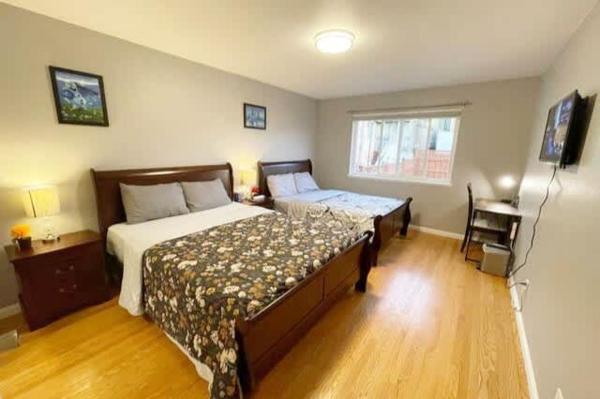 Charming & Spacious 4b 2 5ba Driveway Parking Spot - San Francisco, CA