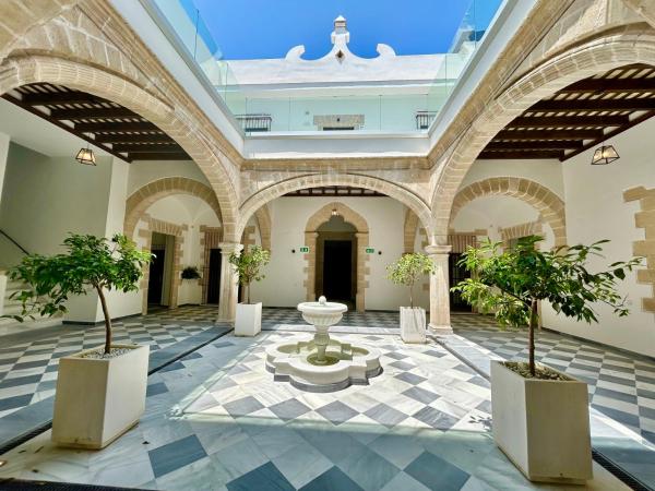 Gatu Premium Palacio Winthuyssen "Preferente Para Mayores De 25 Años Y Familias " - El Puerto de Santa María