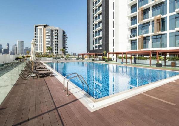Bespoke Holiday Homes - Studio With Modern Amenities In Azizi Riviera - Dubai Airport (DXB) 