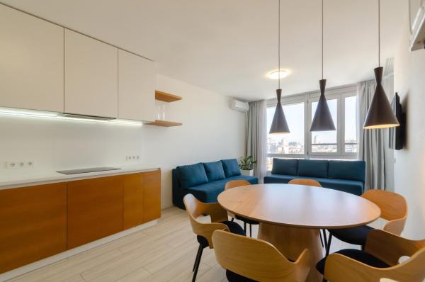 Petrovdom Apartments 19-220 In Rc Hoffman House, Zolotoustivska 34 - Kiev