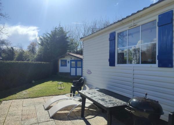 Camping De La Pierre D Orge - Saint-Quentin-en-Tourmont