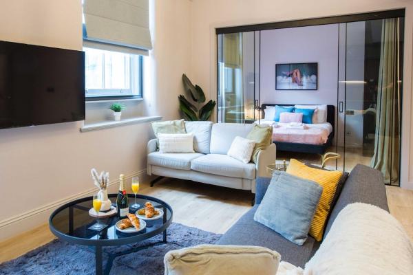 Elegant Chinatown Stay - Dining, Shops, Nightlife - Rochdale