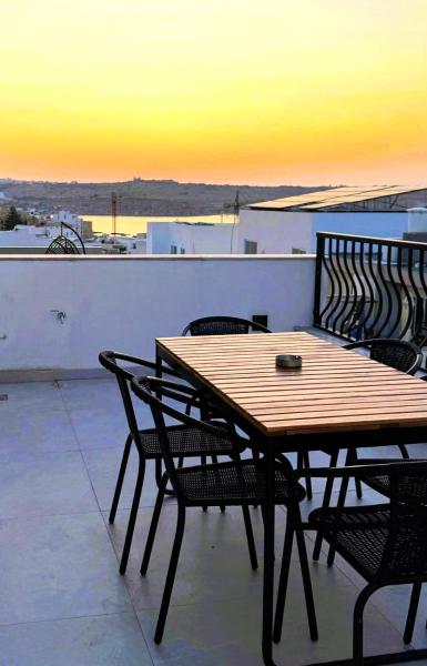 Stylish Side Seaview Penthouse By Quicktrips - Malta