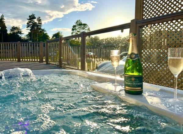 Hollicarrs - Oak Tree Lodge - Selby