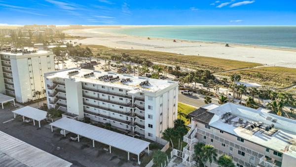 Crescent Royale Condominiums 110 - Siesta Key, FL