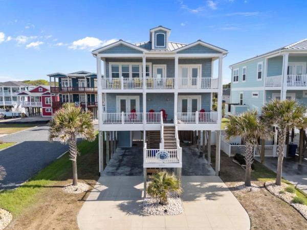 Ocean Views Pool Spa Private Backyard In Oki - Oak Island, NC