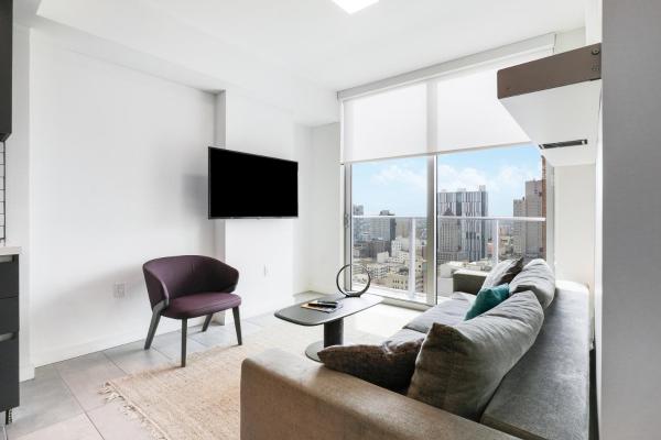 Luxury Condo W Rooftop Pool & Gym - South Beach, FL