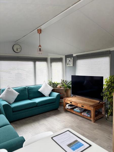 Modern Static For Upto Six Guests Near Padstow - Saint Merryn