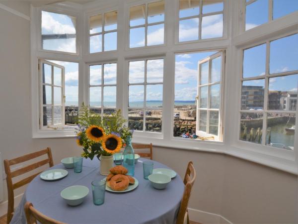 1 Bed In West Bay 74265 - Bridport