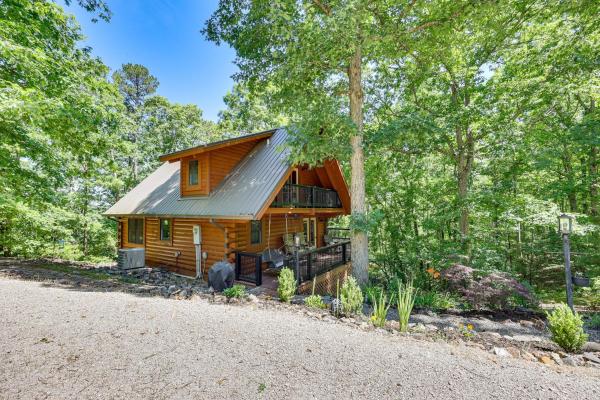 5 Mi To Hot Springs Natl Park Cabin With Yard - Hot Springs Village, AR