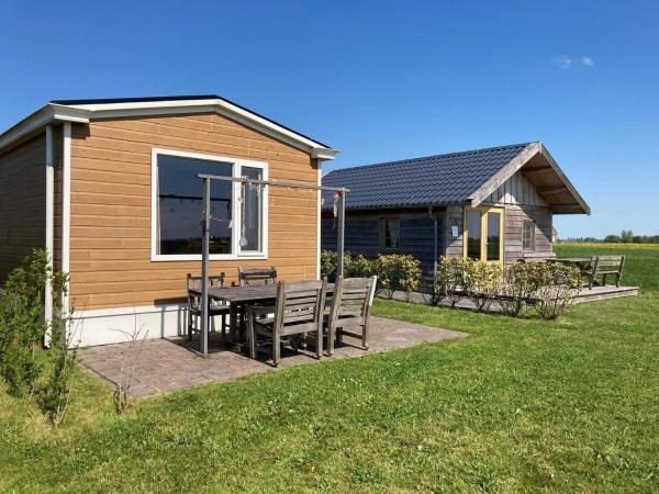 Cozy Lakeside Haven In Tjerkgaast - Lemmer