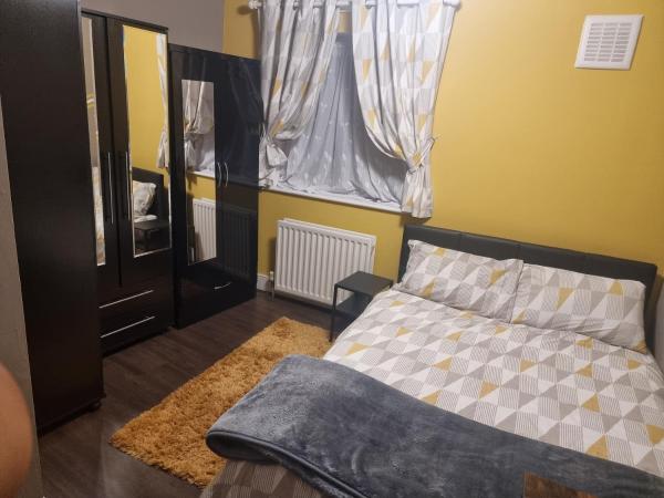 Lackco's Cozy Room - London, UK