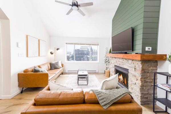Wintergreen Retreat W/hot Tub By Village - Big White Ski Resort, BC