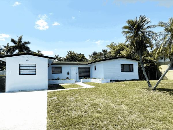 Golden Welcome - Pembroke Pines, FL