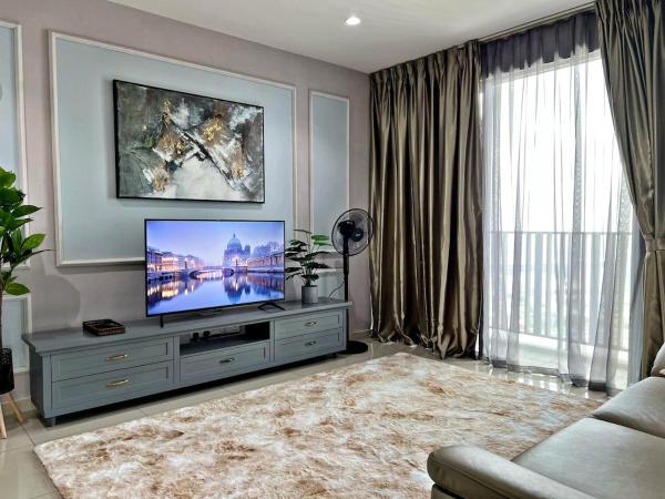 Hyde3 I-city Itqan Premium Home - 8pax, Netflix, Parking - Setia Alam