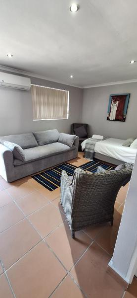 Firehouse Selfcatering Garden Cottages No 5 - Paarl