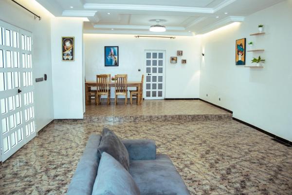 Amivi Plaza - Lomé