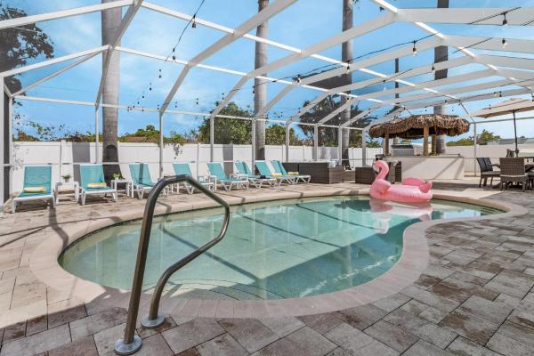 Resort Style Living, Sleeps 12, Heated Pool & Hot Tub - Sea Breeze Oasis - Roelens - Fort Myers, FL