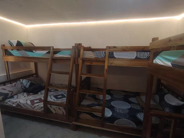 Backpackers Homebase El Nido Palawan Free Use Of Motorbike - El Nido
