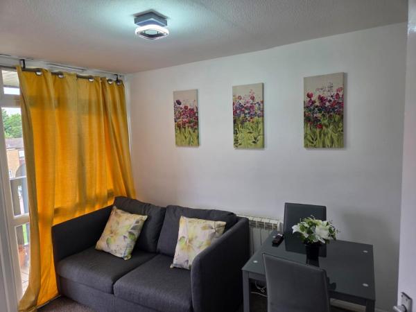 Harlow, Essex - One Bedroom Apartment With Beautiful Scenery - Hertfordshire
