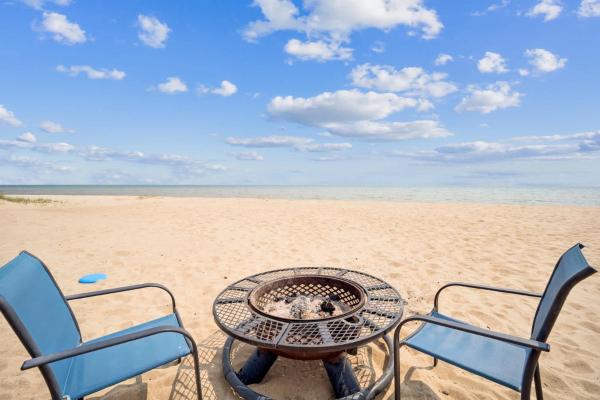 Relax Right On The Beach - Oscoda, MI
