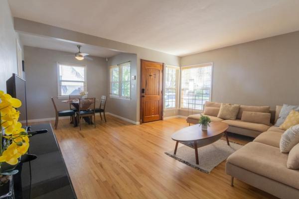 Centrally Located Cottage Near Lake Trails Shops - La Mesa