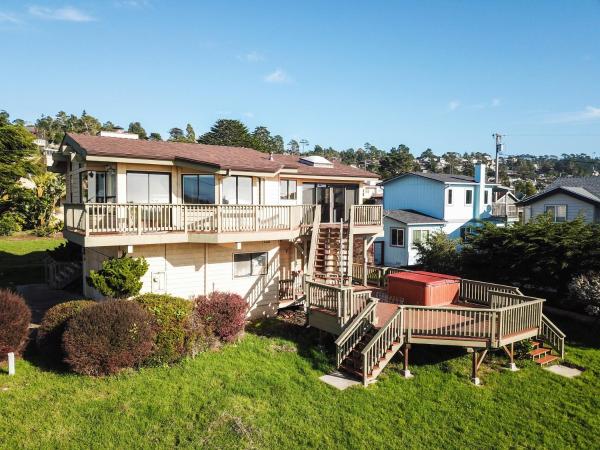 Beachcomber Monthly Only - Cambria, CA