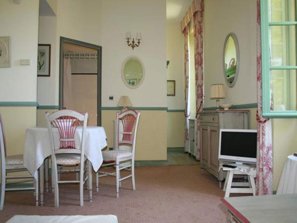 Cosy Flat In A Drôme Château With Pool, Cleaning Included - Montbrun-les-Bains