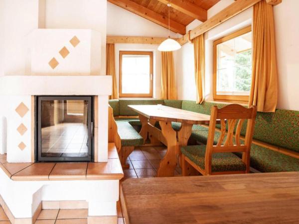 Spacious Chalet In Hochkrimml With Balcony, Cleaning Included - Gerlos