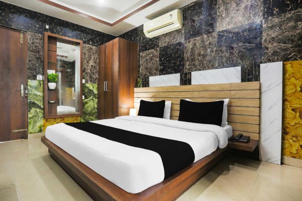 Hotel O Tikonia - Haldwani