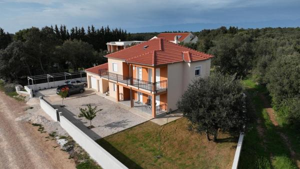 Holiday House Calma - Nin