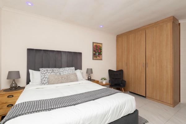 Serena Inn Room 4 - Cape Town