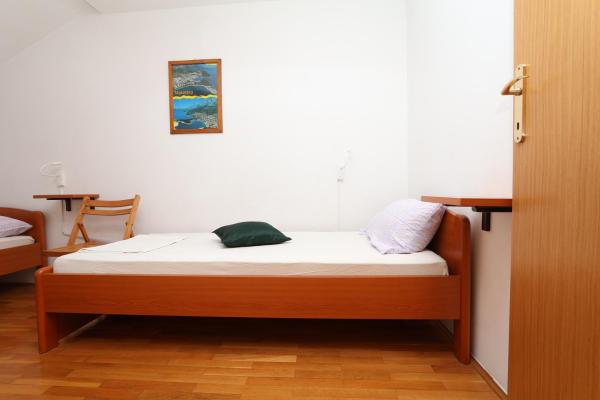 Simple Beach Apartment -No Parking - Baška Voda