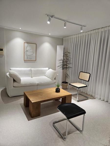 Stay Huin 스테이 흰 - Seoul