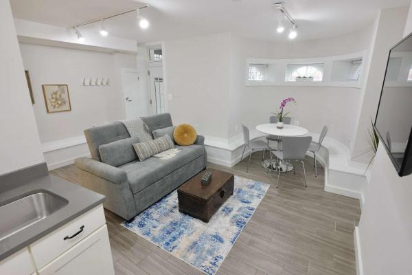 White Brick Retreat - Shaw - Bethesda, MD