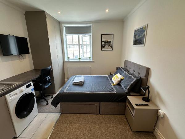 Bright Modern, Private Apartment,15 Mins To Central London - Hertfordshire