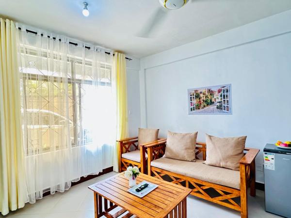 Private Apartmt Near Palm Village - Dar es Salam