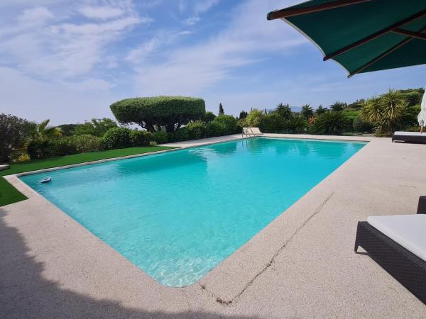 Villa 5 Pièces Avec Piscine Et Vue Mer à Grimaud - Fr-1-780-79 - Grimaud