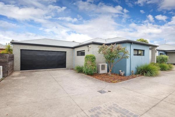 Little Palace On Buckingham - Albury