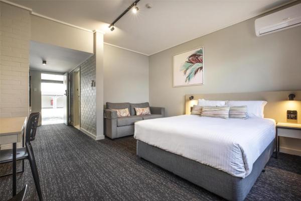 Nightcap At Springwood Hotel - Logan City