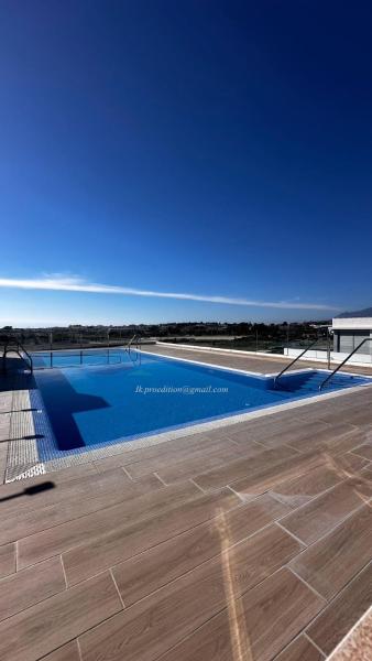 Apartment Spacious And Bright Only In August - Marbella