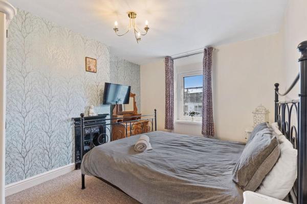 4 Bedroom House Near Burton Latimer, Wellingborough And Isham - Wicksteed Park