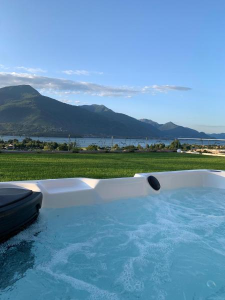Villa Aphrodite Lake Como - Luxury Italian Design - Domaso