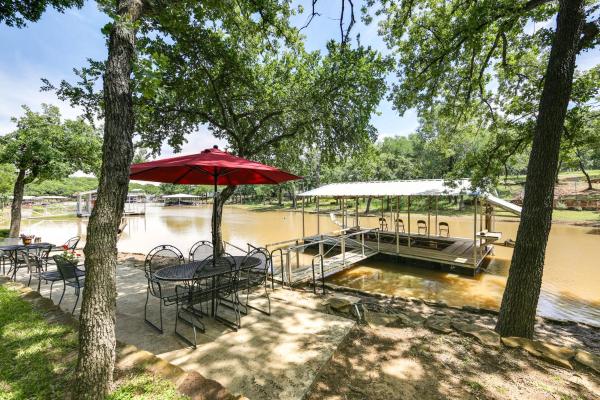Family Home On Lake Bridgeport Pets Welcome! - Lake Bridgeport, Bridgeport